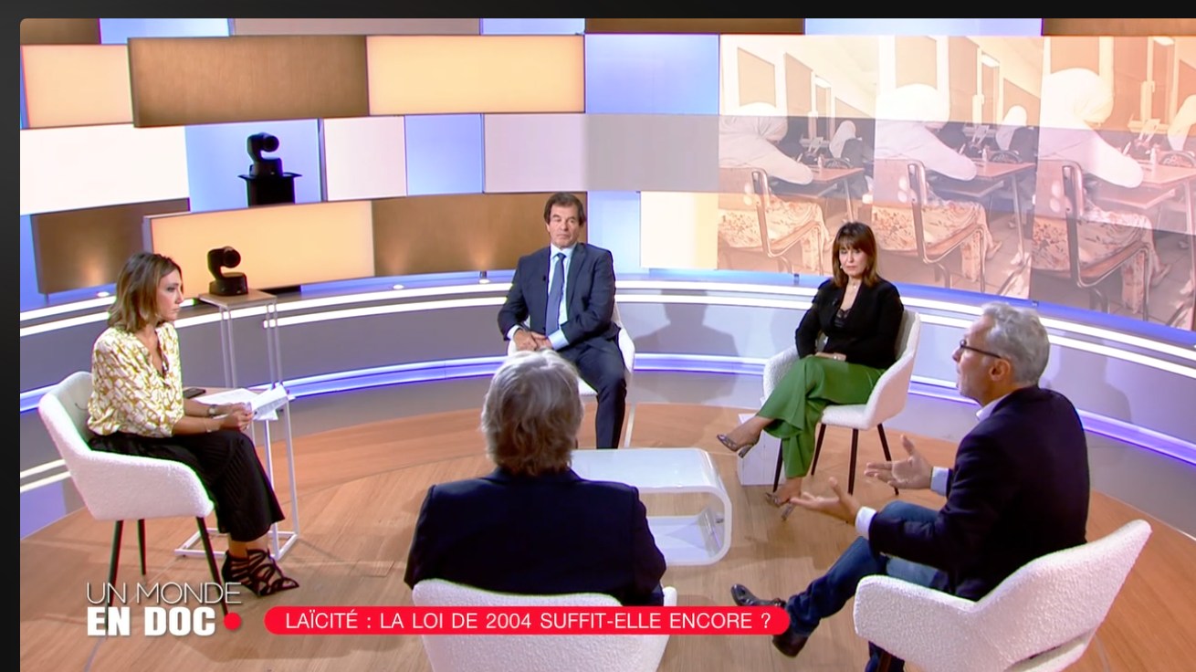 Razika Adnani sur Public Sénat : La laïcité : la loi de 2004 suffit-elle encore? – Razika Adnani